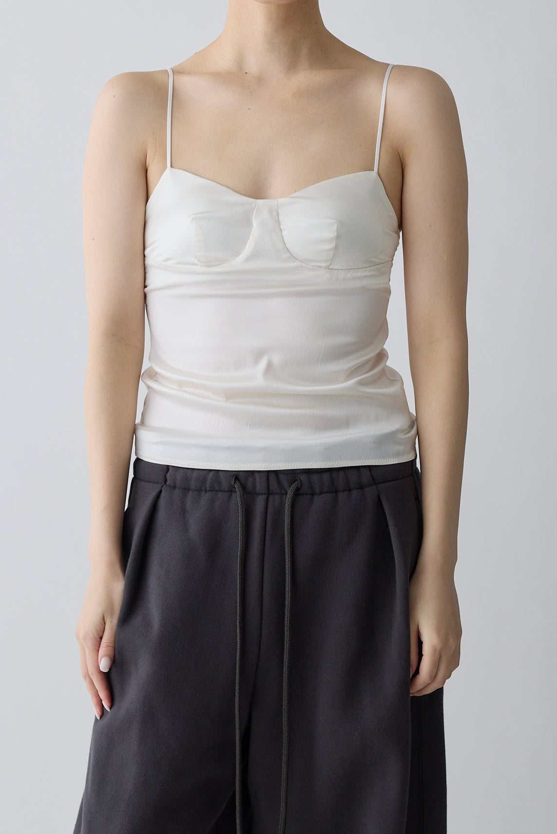 Kaus silk camisole_white – PHERE